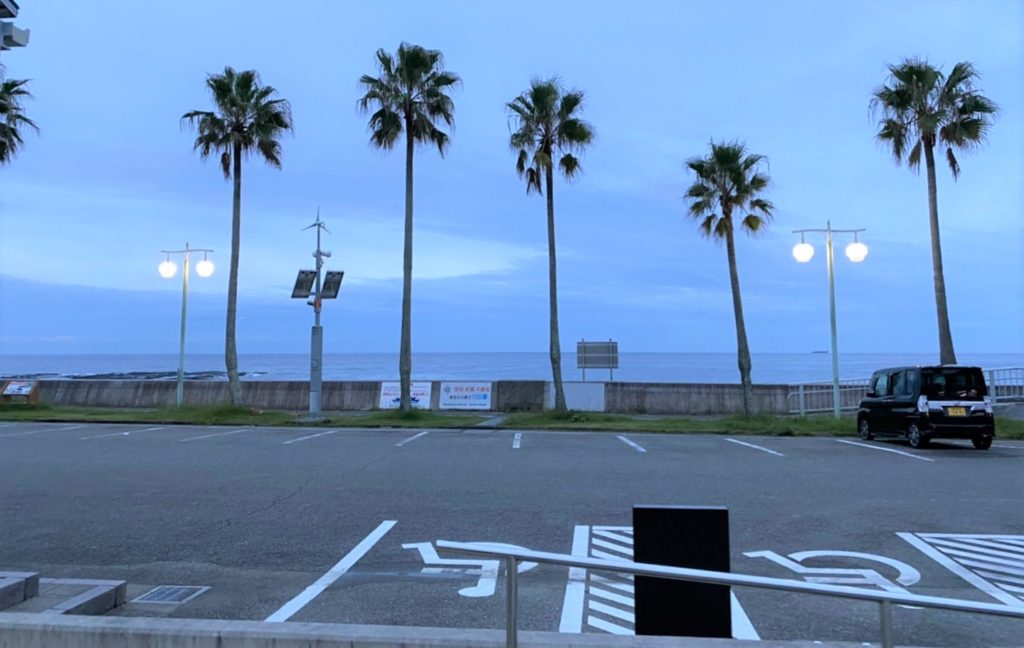 【和歌山県白浜町】『ベアーズロック・道の駅 志原海岸』の海釣りガイド（釣れる魚・駐車場・トイレ）｜和歌山釣りwalker